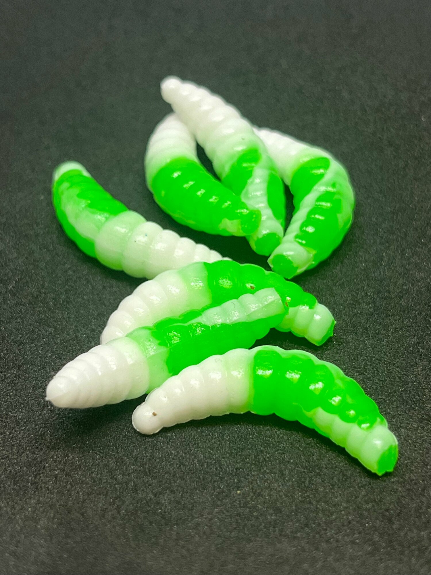 Съедобная, плавающая силиконовая приманка. Maggot 1.3 Белый- зеленый
