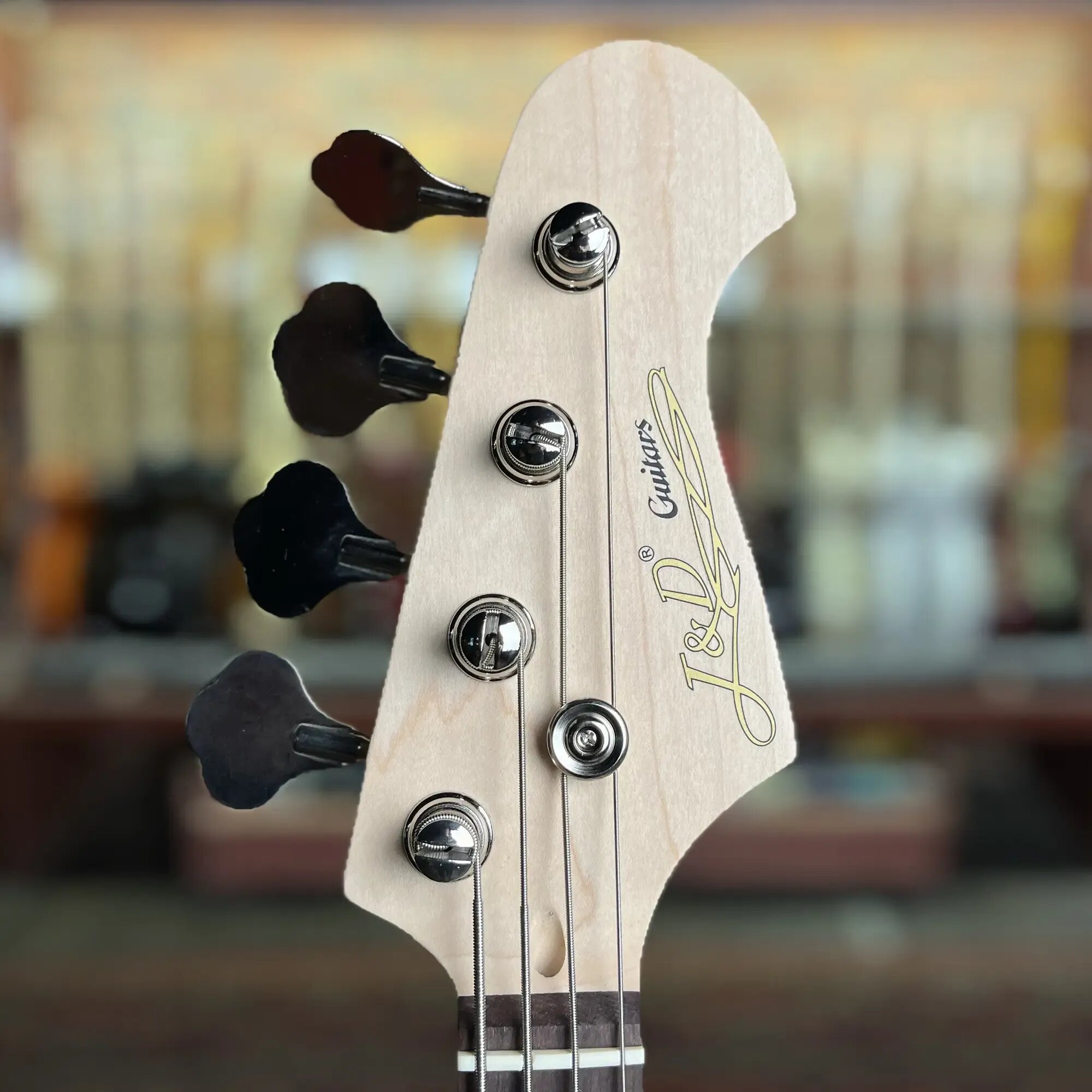 Бас-гитара J&D Guitars PB Precision Bass White — фото 1