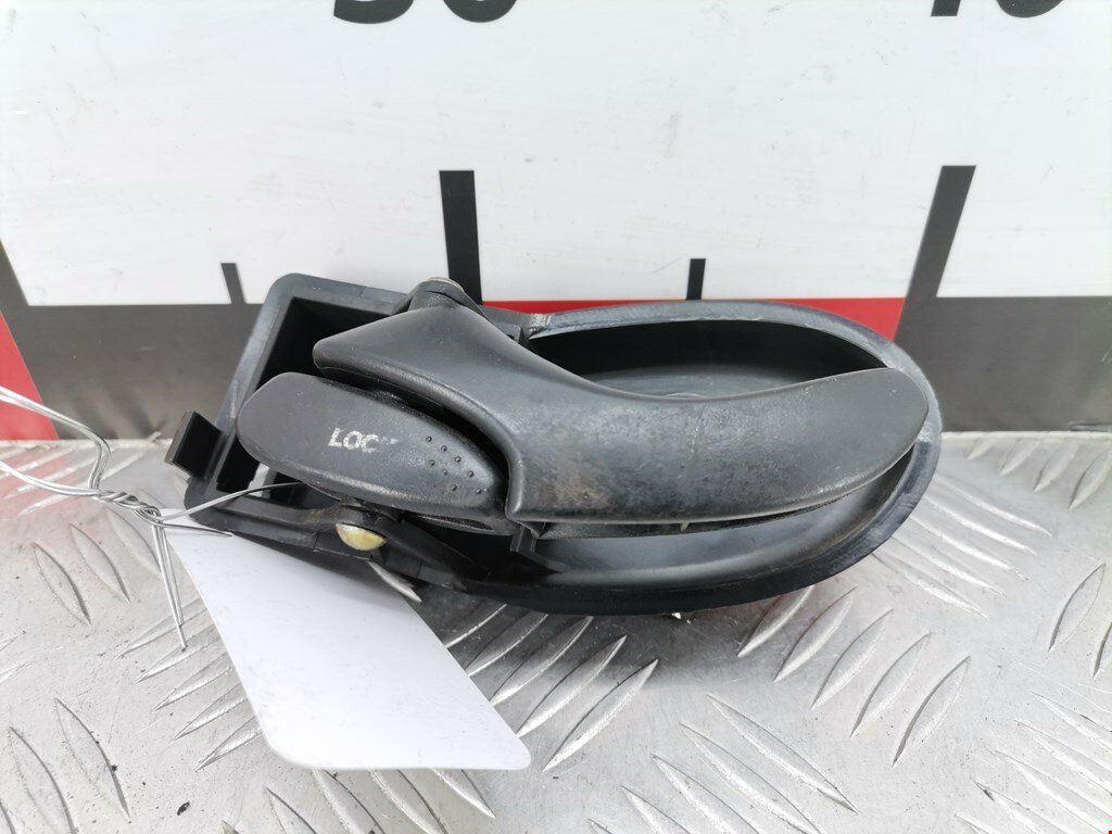 Ручка двери внутренняя передняя левая Ford Focus 1 XS41A22601AK арт. 1640028