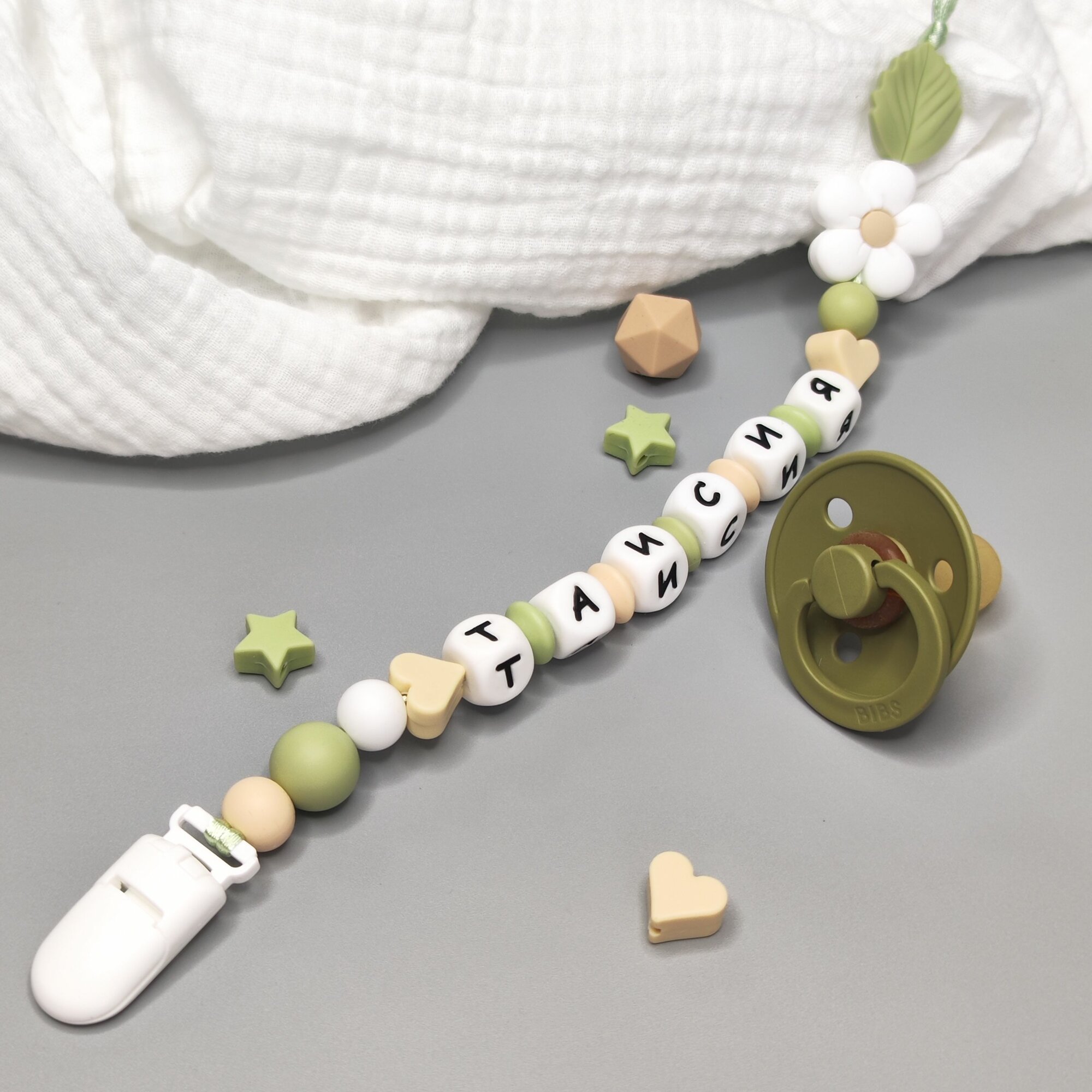 Именной силиконовый держатель для пустышки - Тая, Таисия, для новорожденных