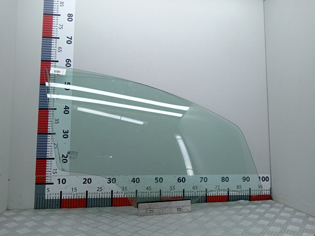 Стекло двери передней правой Opel Corsa D 13188460 арт. 2113747