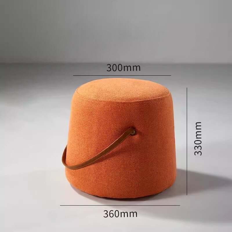 Стильный переносной пуфик с кожаным ремешком (оранжевый)
