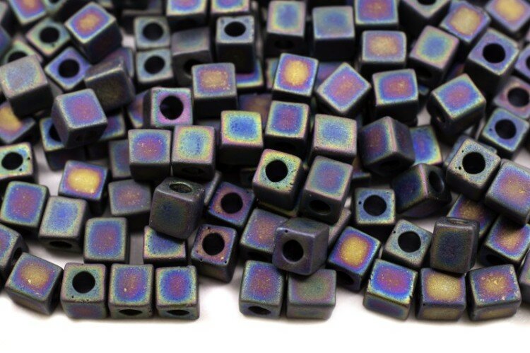 Бисер японский Miyuki Cube кубический 3мм #0401FR черный, матовый радужный непрозрачный, 10 грамм