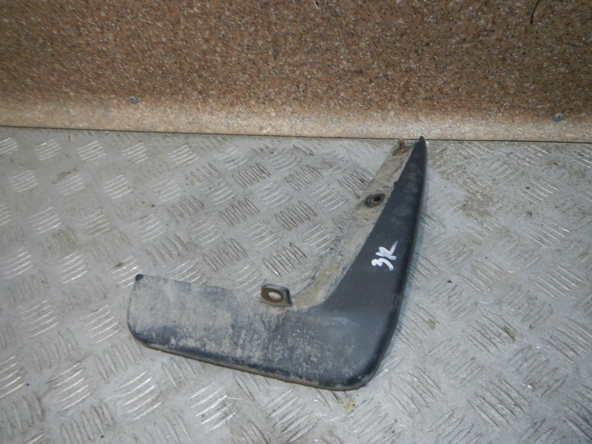 Б/У Брызговик задний правый, Mitsubishi (Митсубиси)-ASX (10-) MITSUBISHI ASX (10-) Царапины. 463225 MITSUBISHI арт. 5370...