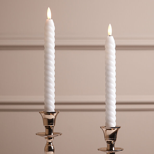 Светодиодные свечи витые с имитацией пламени Lachesis 25 см белые, 2 шт, на батарейках, Edelman, 1134663