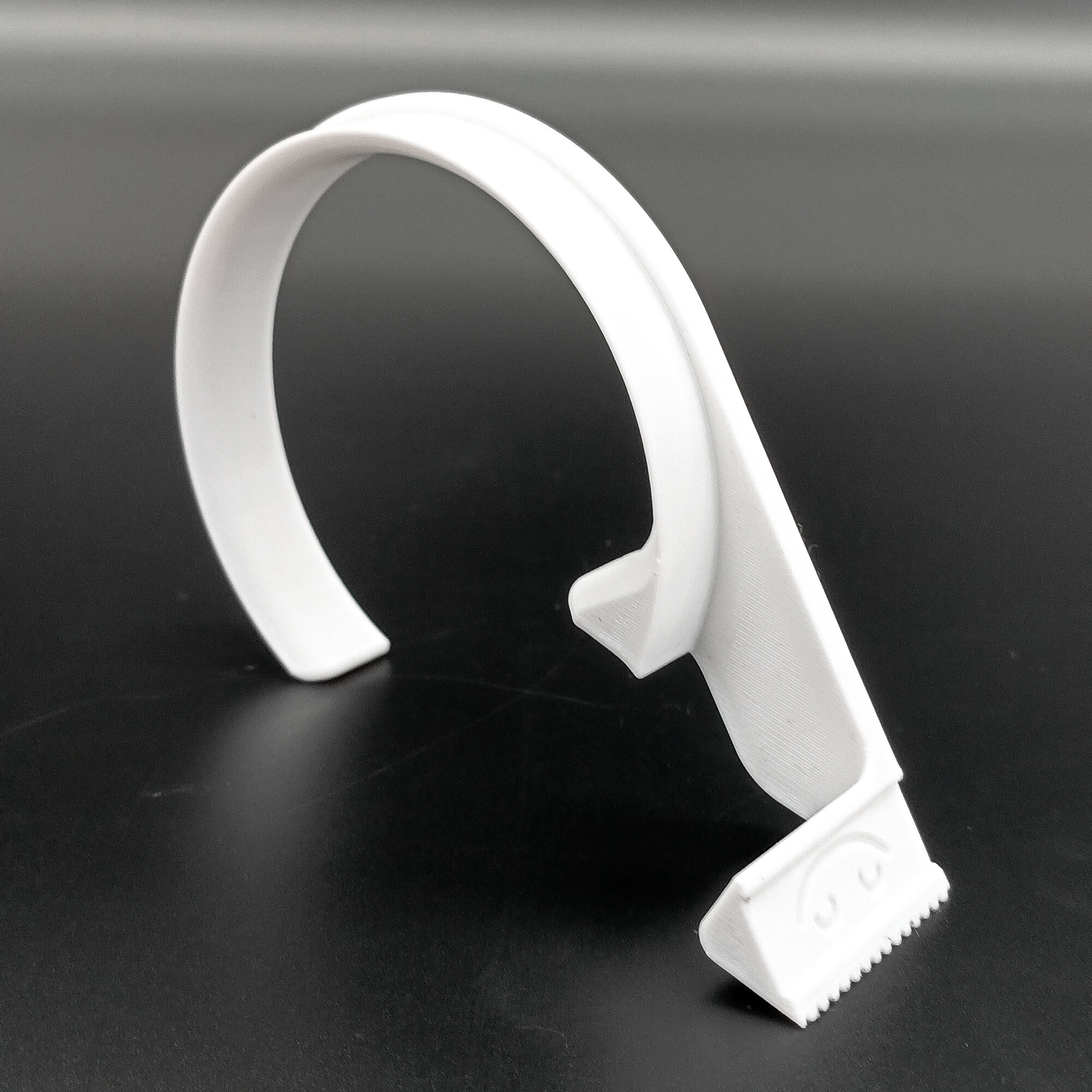 Резак-диспенсер для малярного скотча и ленты 22-25 мм, белый