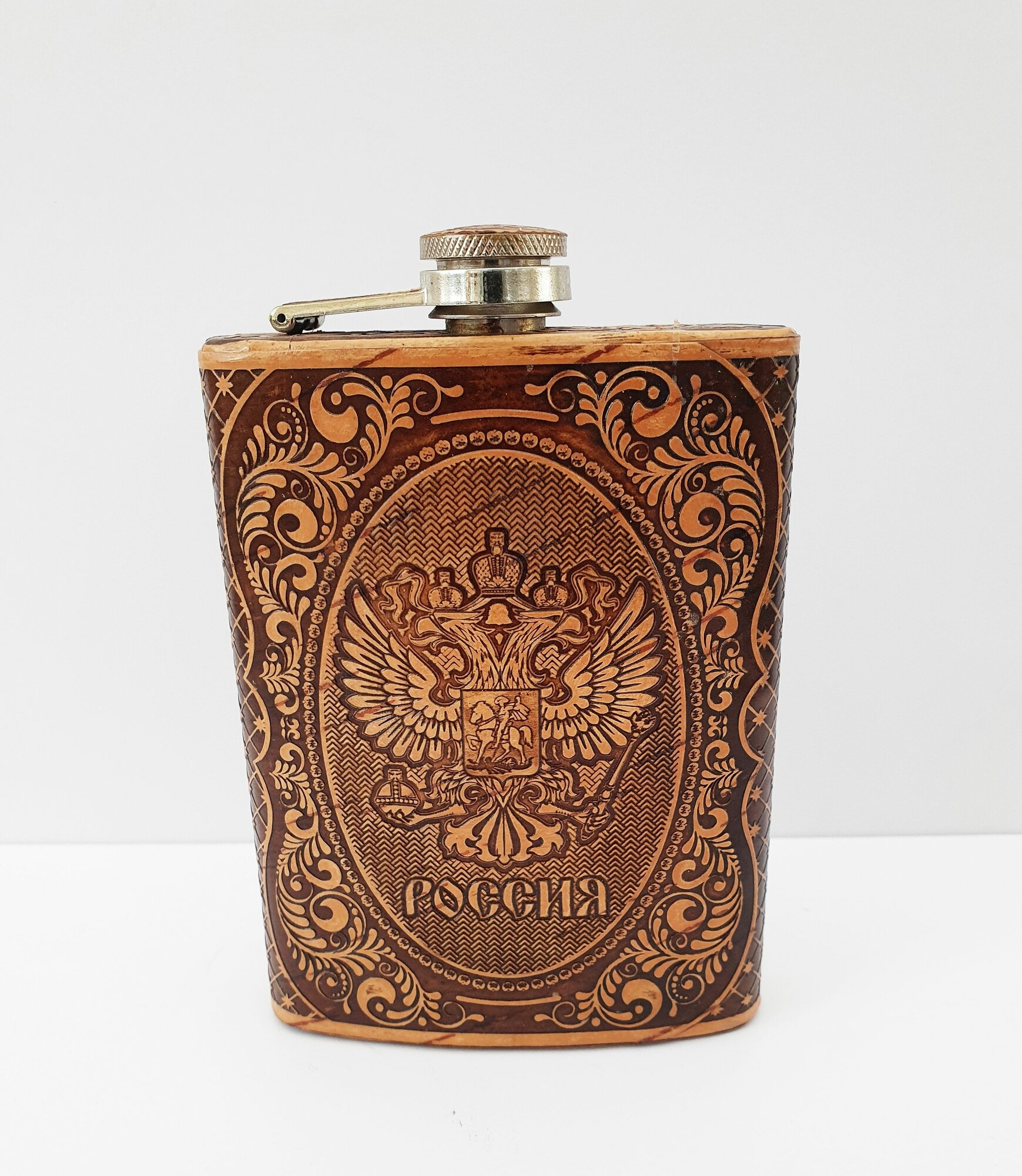 Фляжка из нержавеющей стали, инкрустирована берестой "Герб России" 200ml. 14х10 см. В упаковке.
