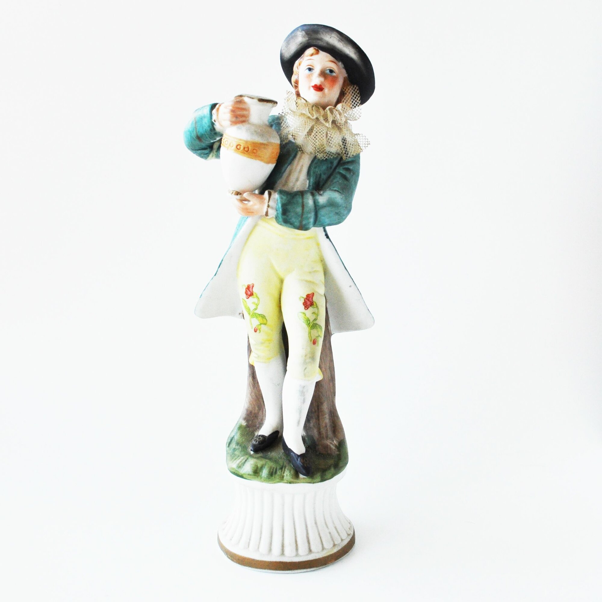 Винтажная статуэтка "Кавалер". После реставрации. Фарфор, деколь, ручная роспись. Япония, середина ХХ века.