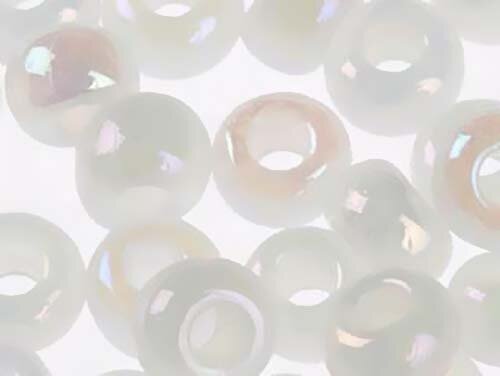 Бисер Preciosa 57206 Жемчужный молочный, радужный (10/0) 2.3 мм, 5 г, цена за 2 уп.