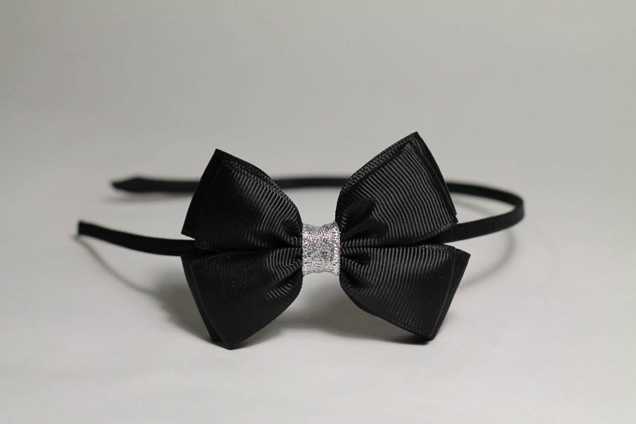 Ободок с черно-серебряным бантиком ручной работы от бренда Bantichelli