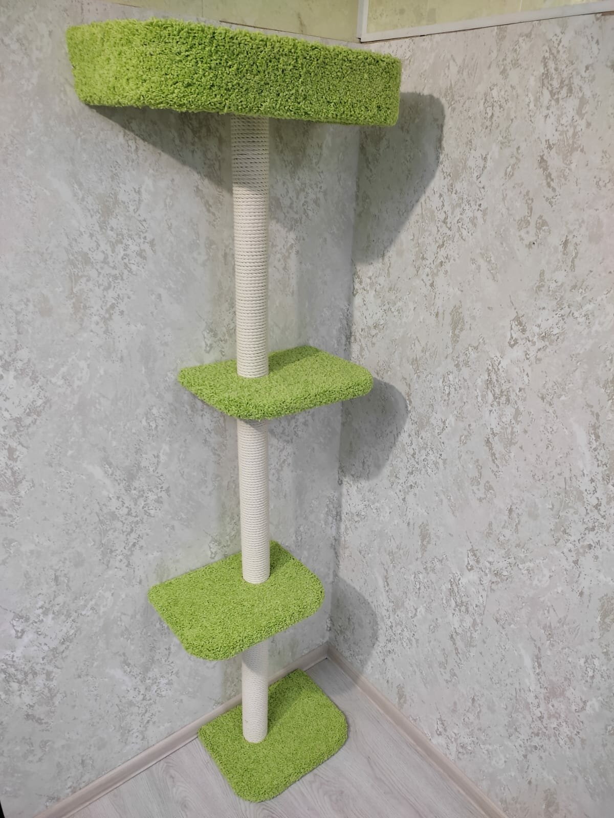 Когтеточка настенная для кошек Моя Котя "Лиана", цвет зеленый, хлопковый канат