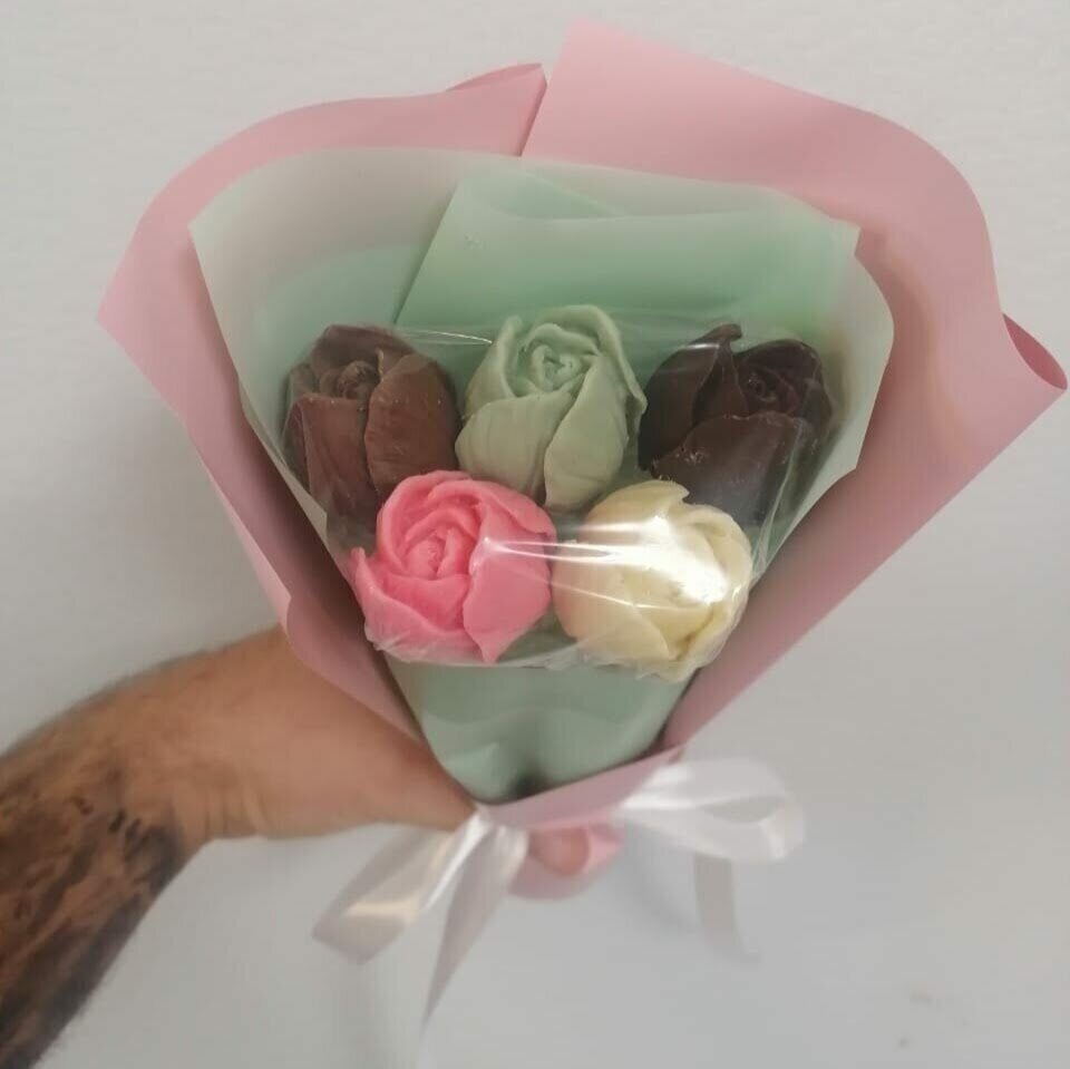 Шоколадные тюльпаны ShokoTrendy B5SHTULP, авторский дизайн, белый, молочный, темный шоколад