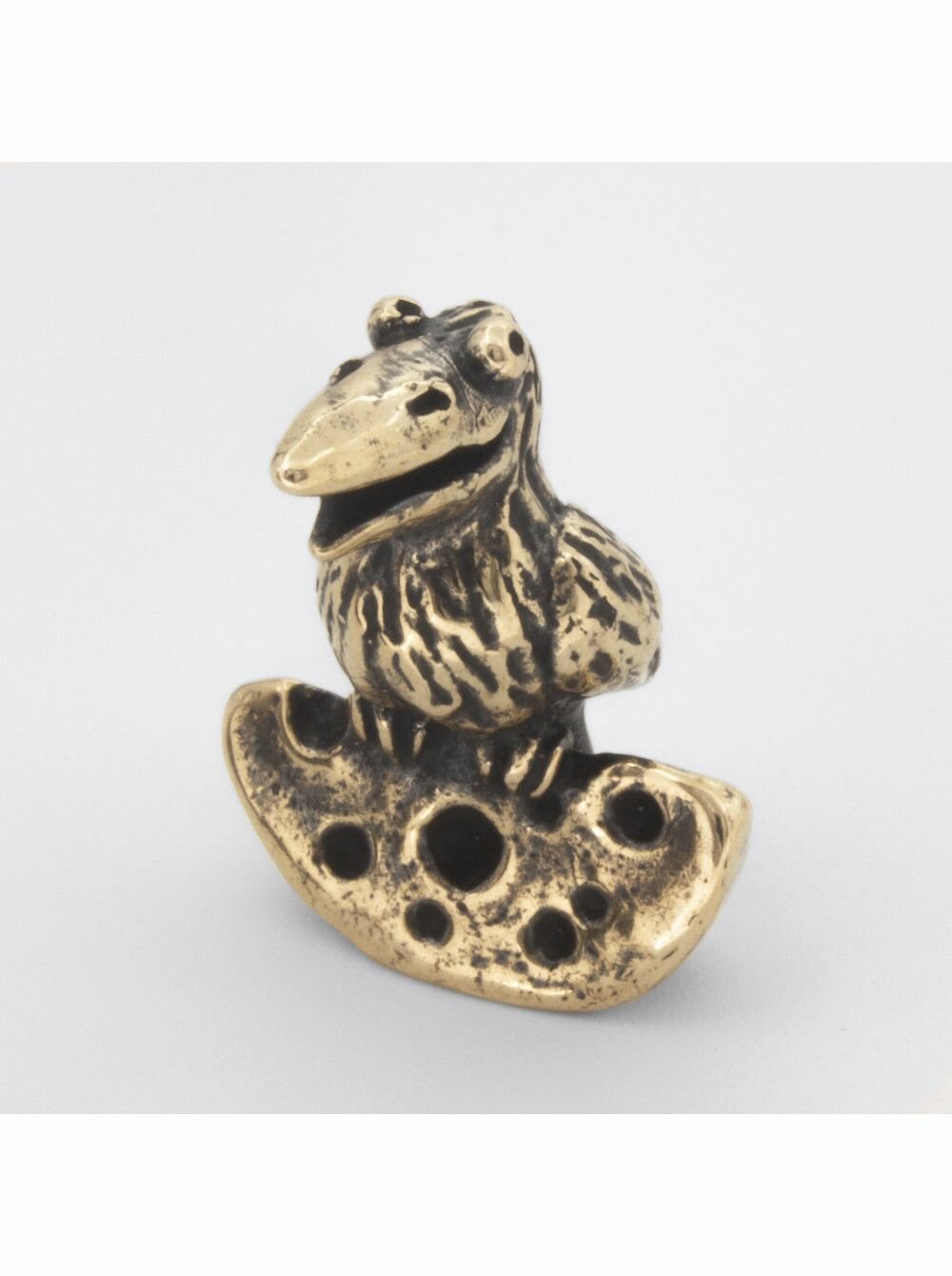 Сувенир Ворона на сыре