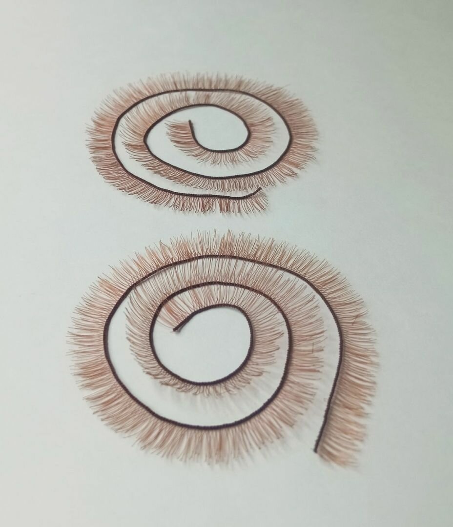 Ресницы для кукол и ирушек коричневые, длина реснички 5мм, в наборе 2 нити по 20см