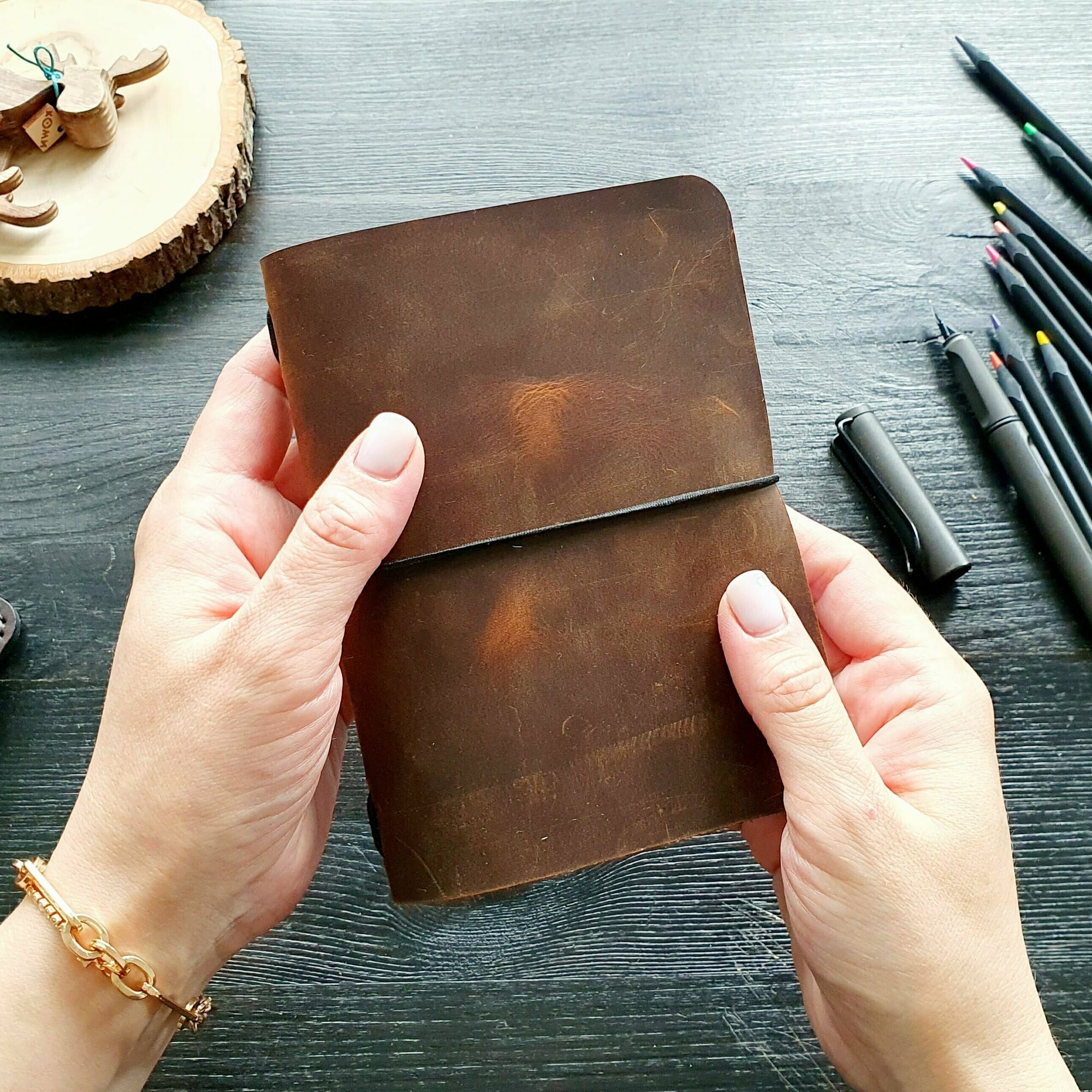 Блокнот формата А6 (11х15см) в обложке из натуральной кожи со сменными тетрадями / записная книжка