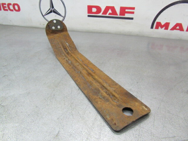 Кронштейн брызговика Scania P, R, G