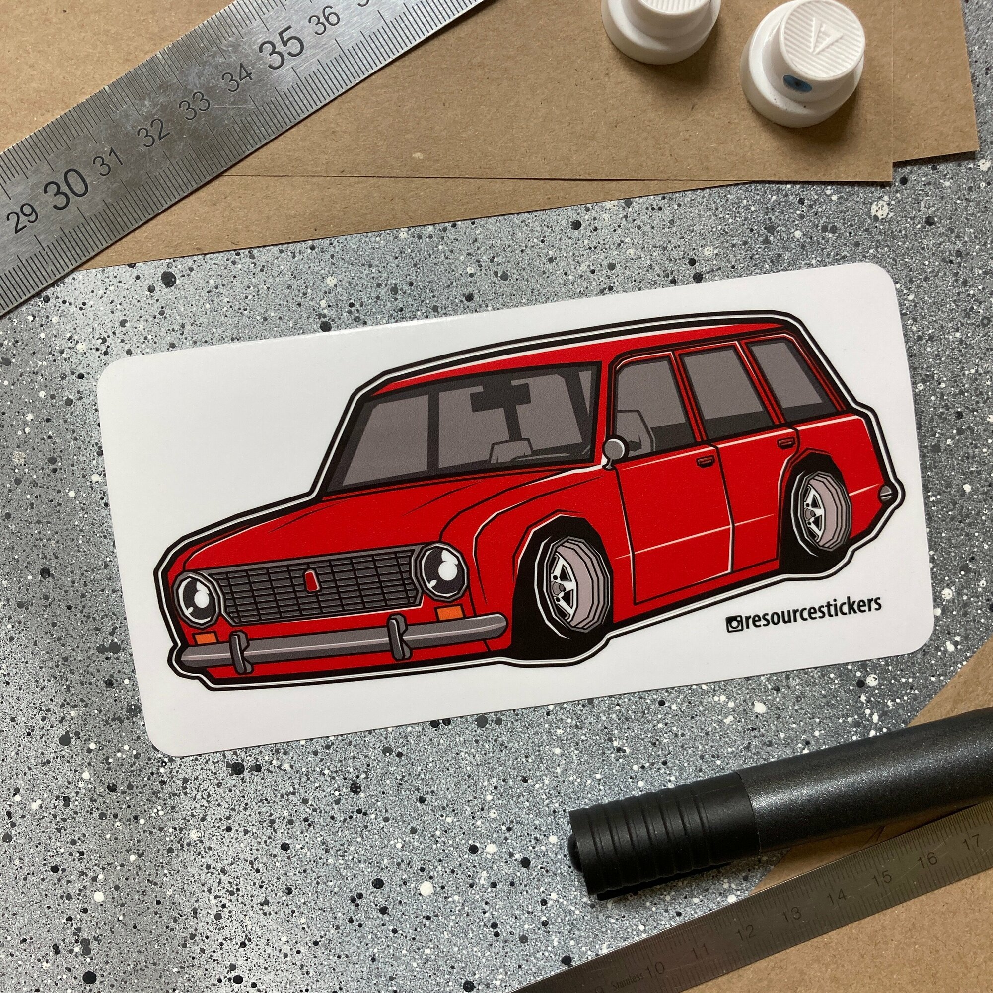 Наклейка машинка Жигули 2102 (красный)