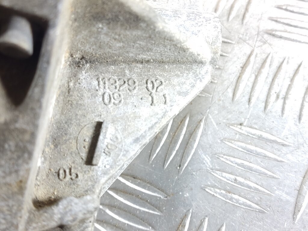 Кронштейн двигателя FORD Focus 2 2005-2008 1798070