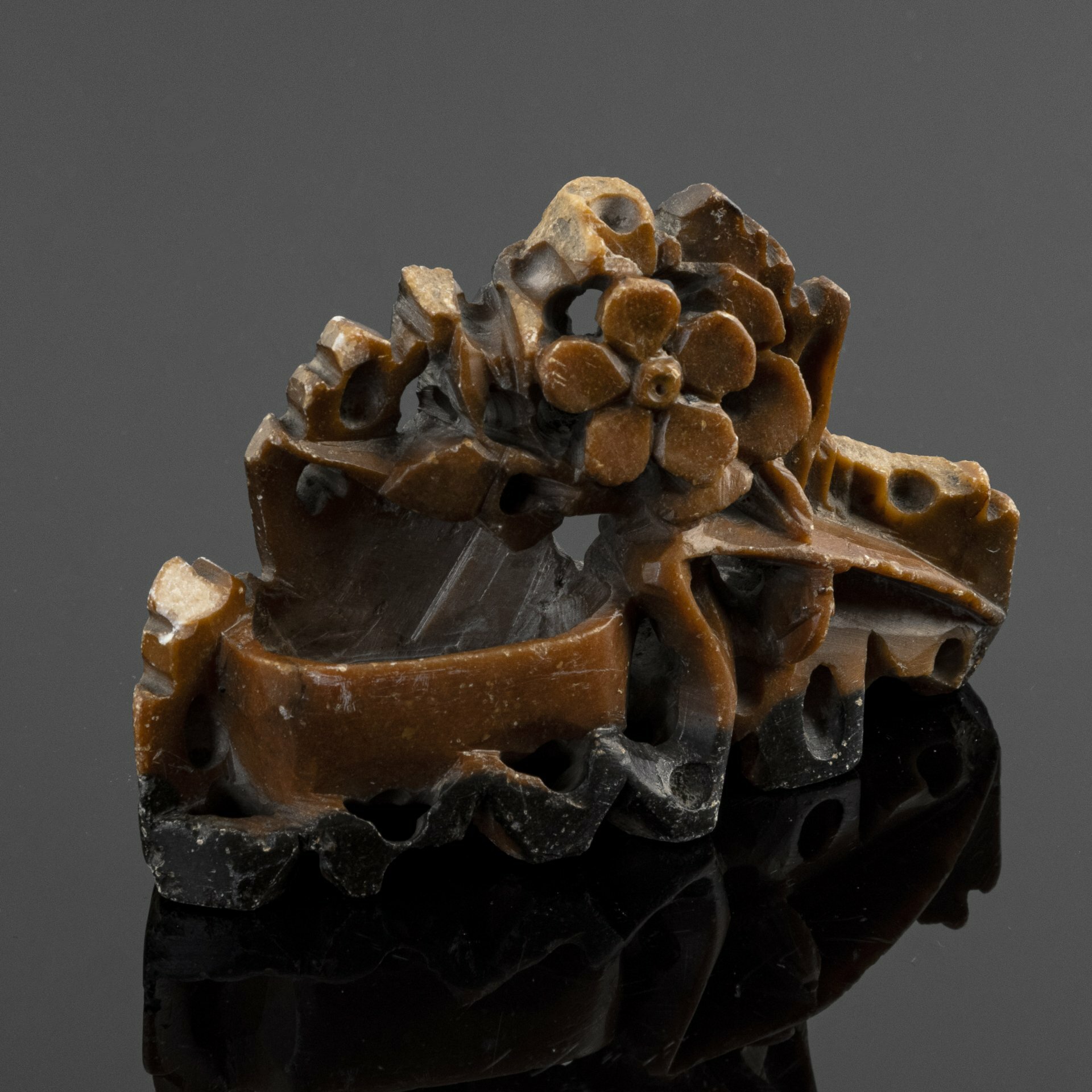 Чернильница (вазочка) с декором в виде цветочной композиции, натуральный камень