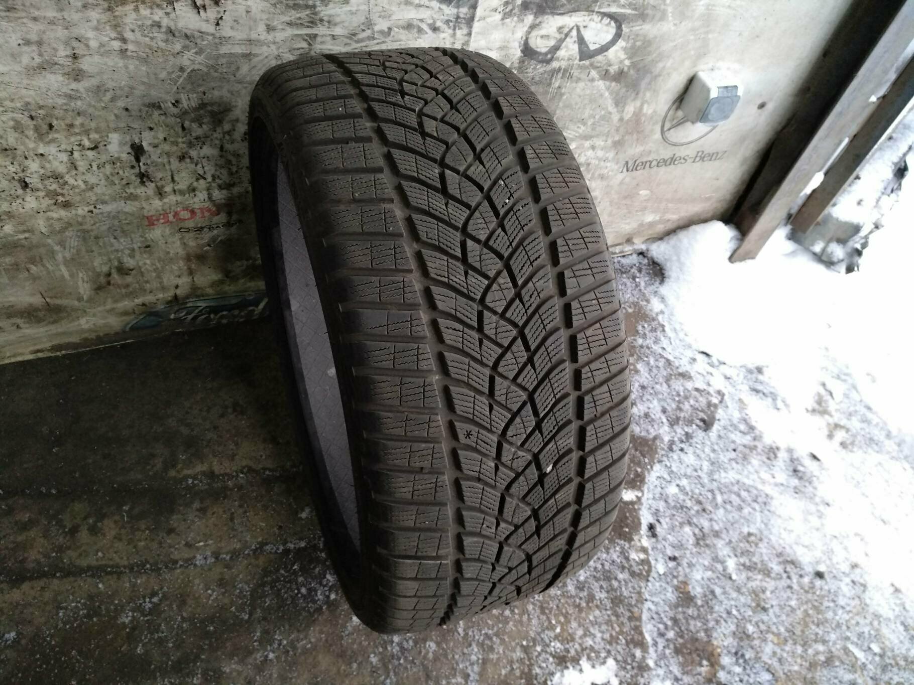 Шины Goodyear UltraGrip Performance+ 245/35 R19 93W БУ Зимние нешипованные Износ 15% арт.48064