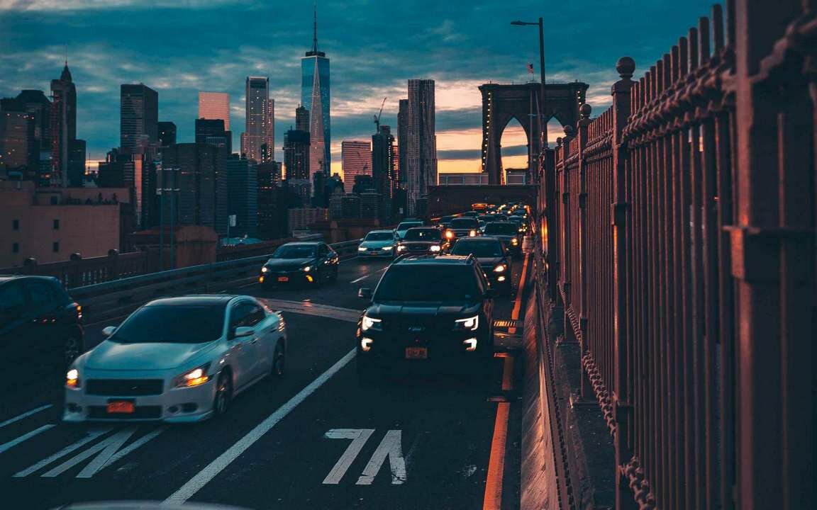 Картина на холсте 110x60 LinxOne "Мост, движение, автомобили, город" интерьерная для дома / на стену / на кухню / с подрамником