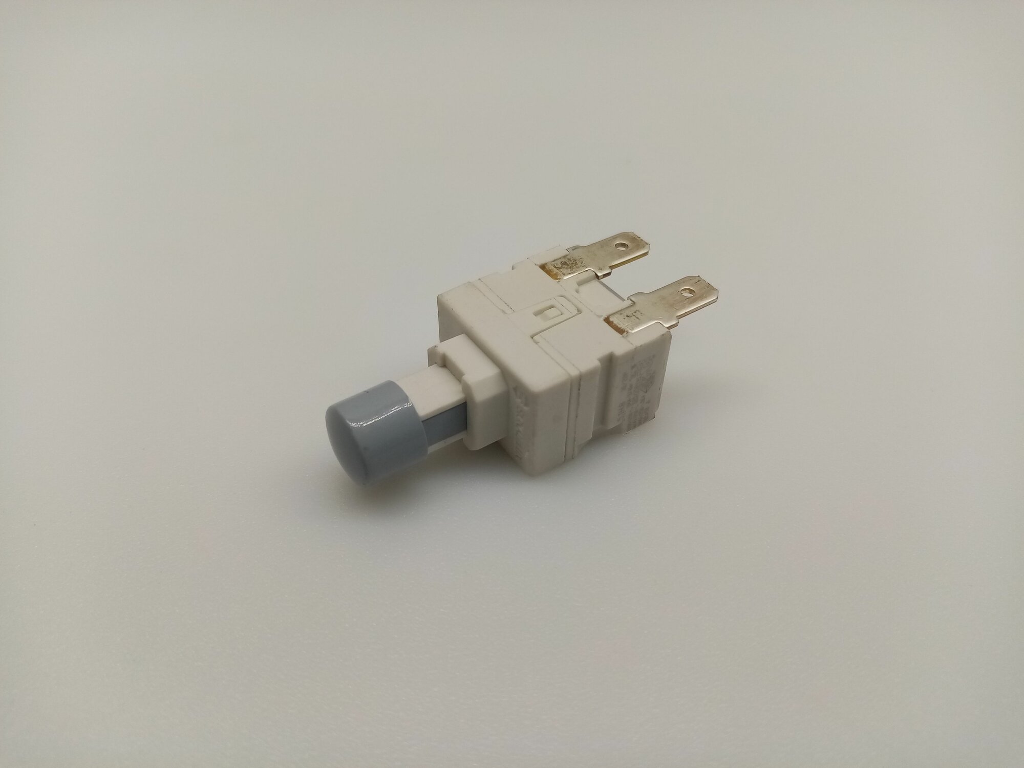 Выключатель света (pn: 168427), для холодильника Bosch KGV39XK2AR