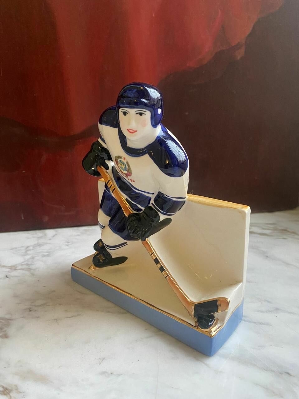 Статуэтка Хоккеист с клюшкой