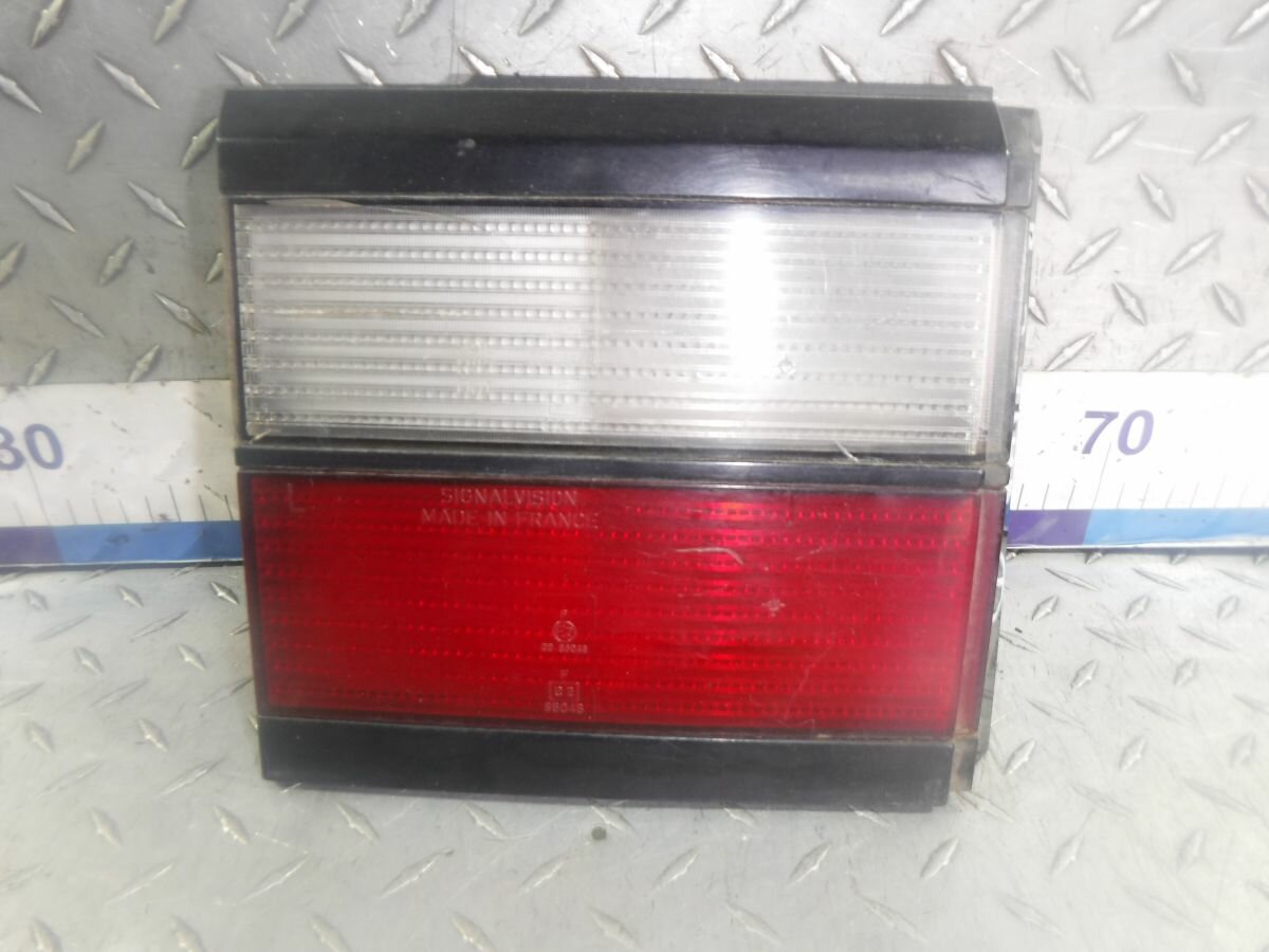 Фонарь задний внутренний левый Volkswagen Passat B3 (1988—1993) 333945107