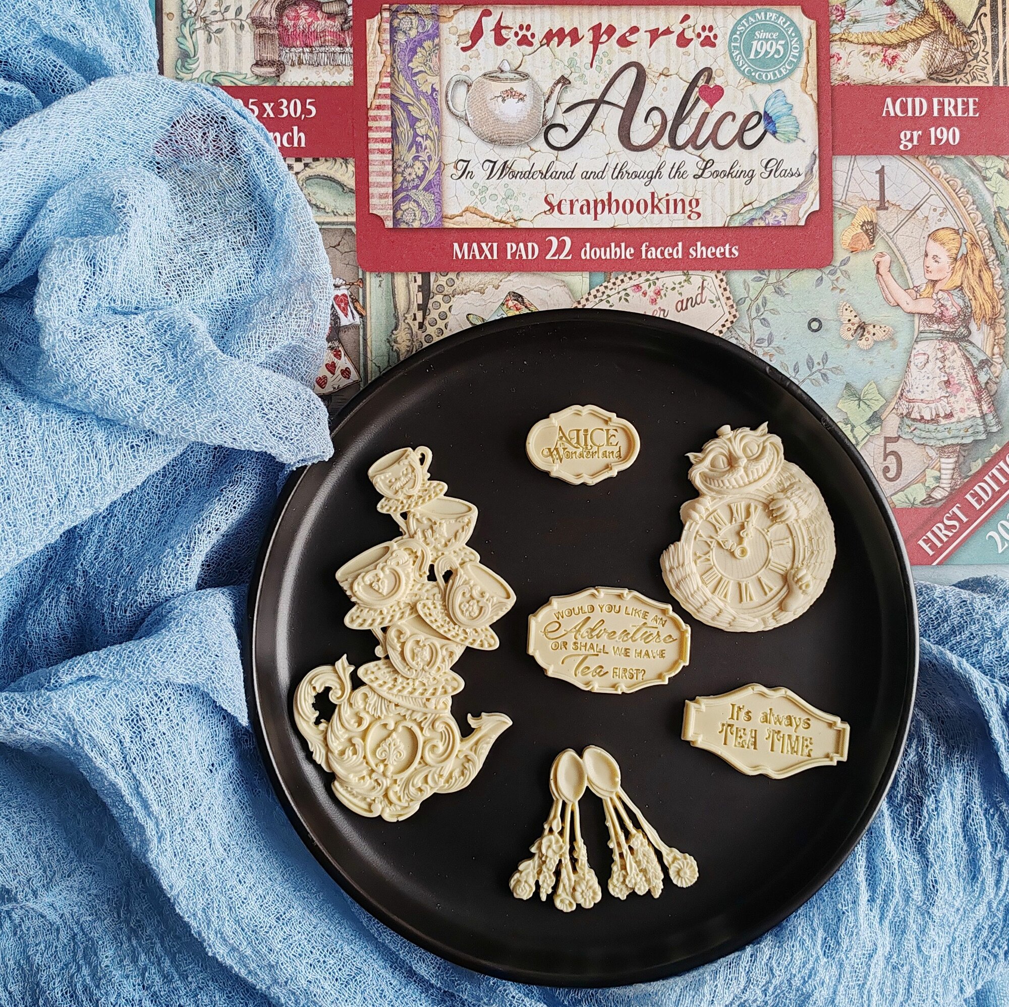 Набор отливок (фигурок) из пластика "Alice in Wonderland"