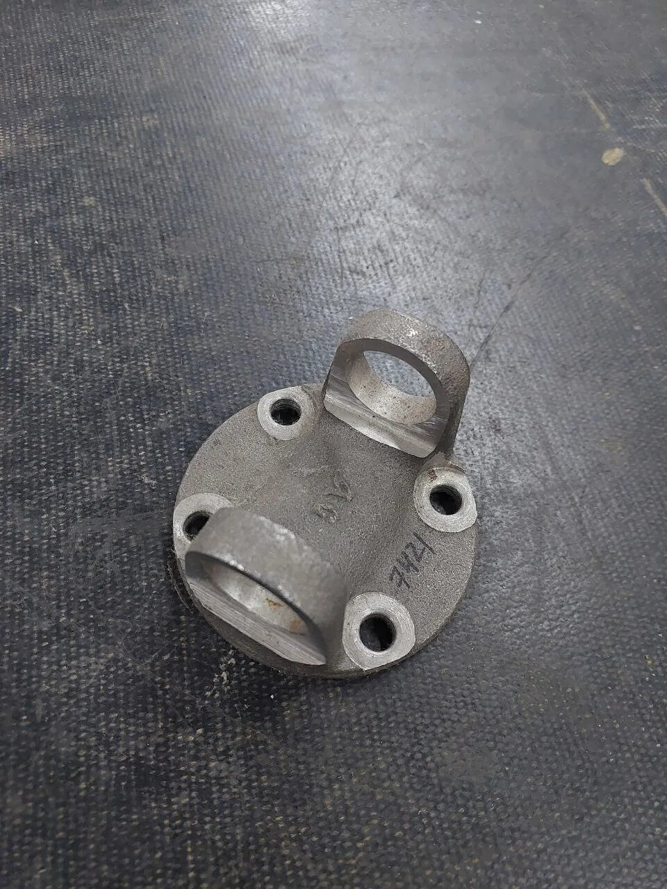 Фланец карданного вала ГАЗ 3302, 2705, 24-31105