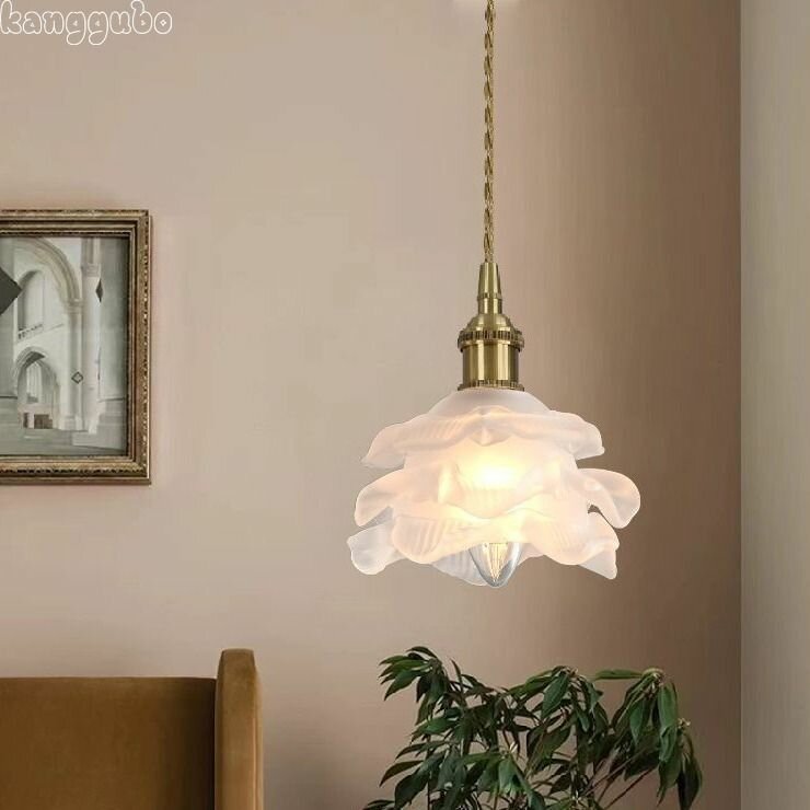 Стеклянная люстра в форме цветка розы