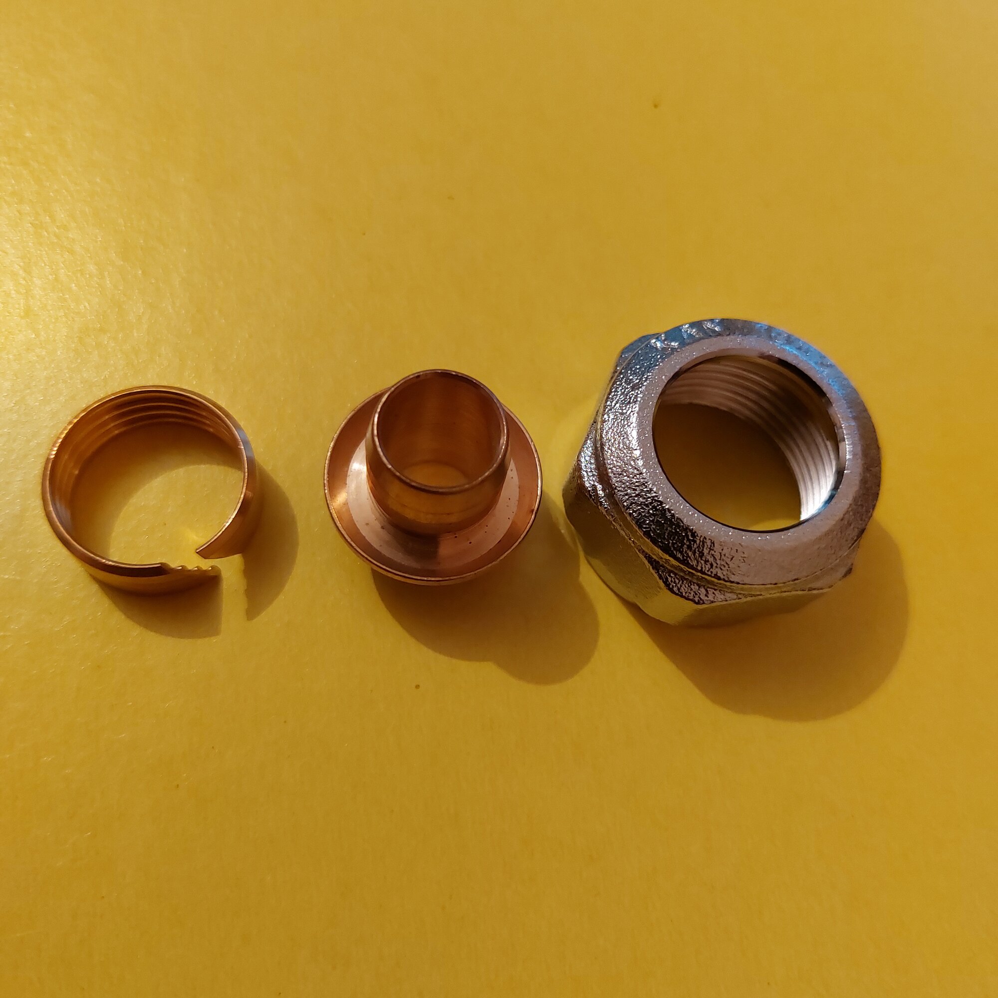 Соединитель KAN-therm конусный для труб PE-X, PE-RT, 18х2,5 G3/4