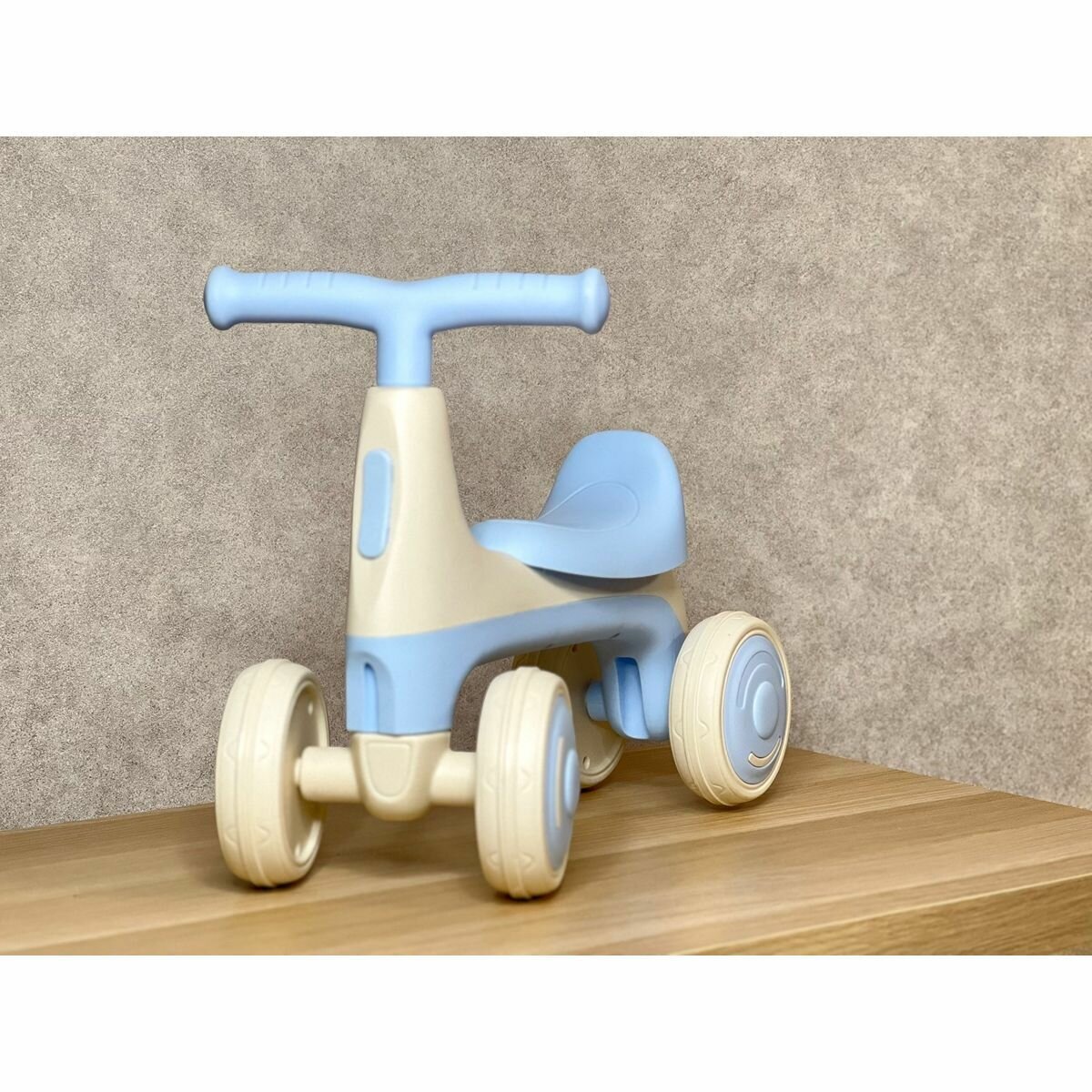 Беговел от 2 лет с музыкой голубой (74737-1)