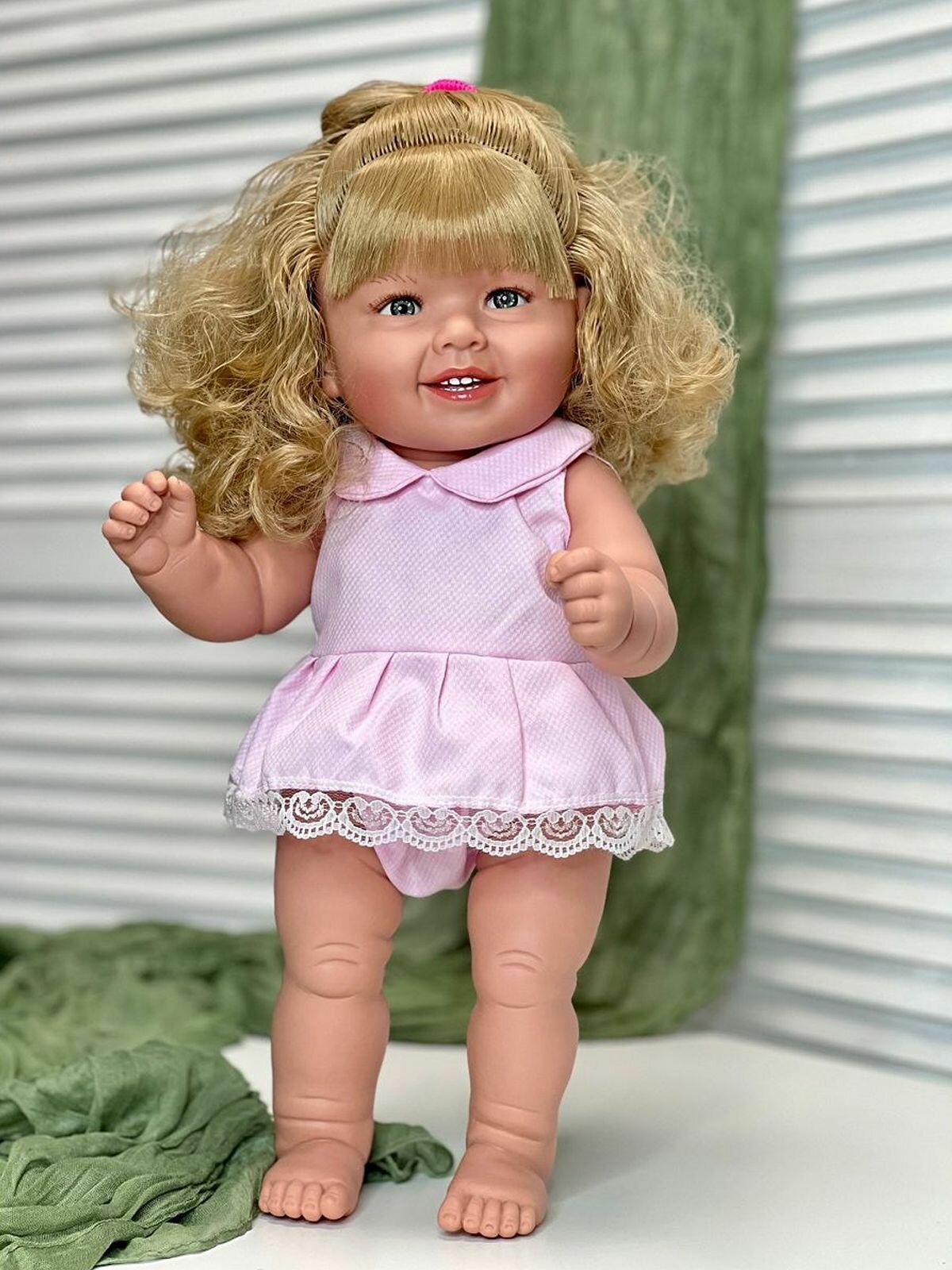Кукла Manolo Dolls виниловая Diana 47 см