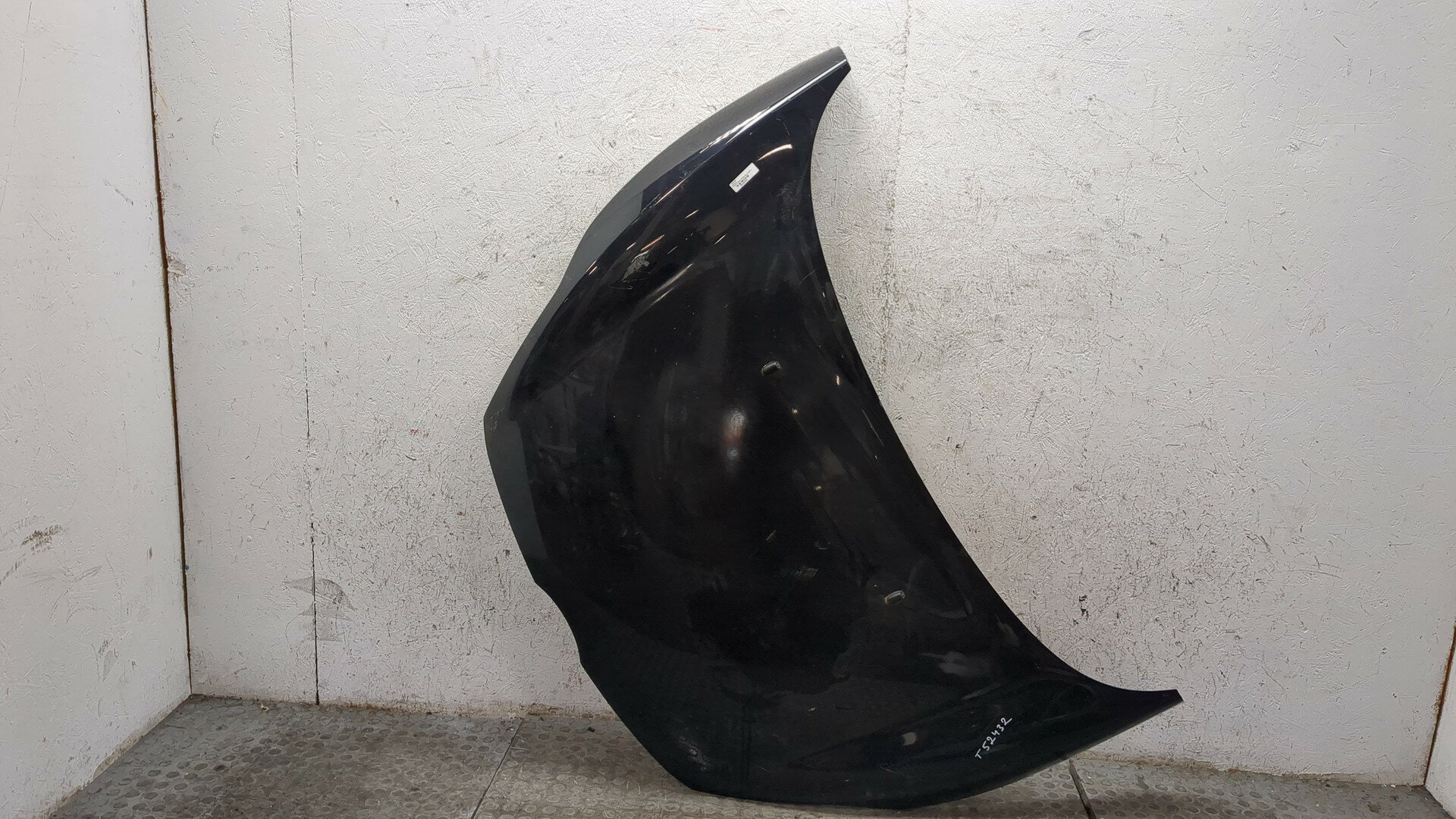 Капот Ford Fiesta Б/У