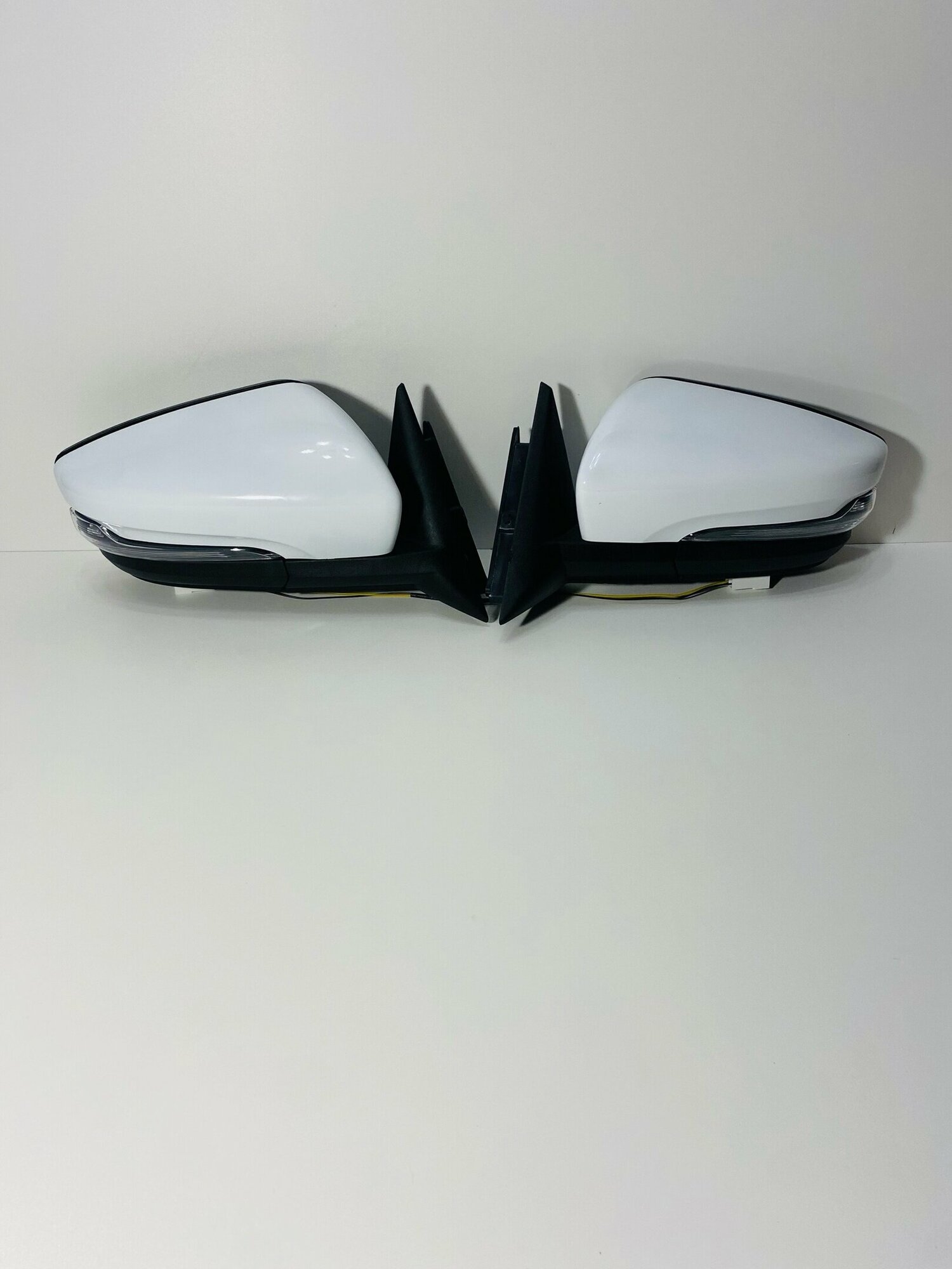 Зеркала бокового вида в стиле лада Гранта на ваз 2104, 2105, 2107. С повторителем, белое облако.
