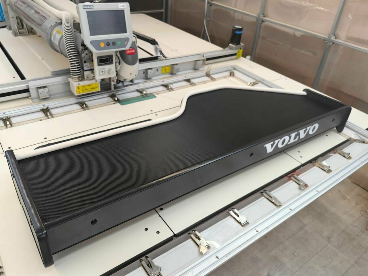 Стол-полка на торпеду для грузового автомобиля VOLVO Вольво FM FH -до 2002 г. в