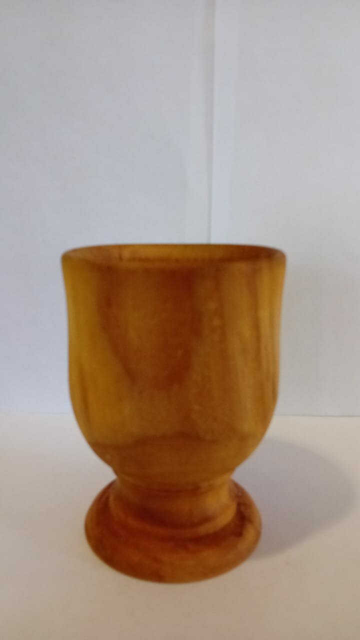 Бокал. ваза. Посуда из дерева.