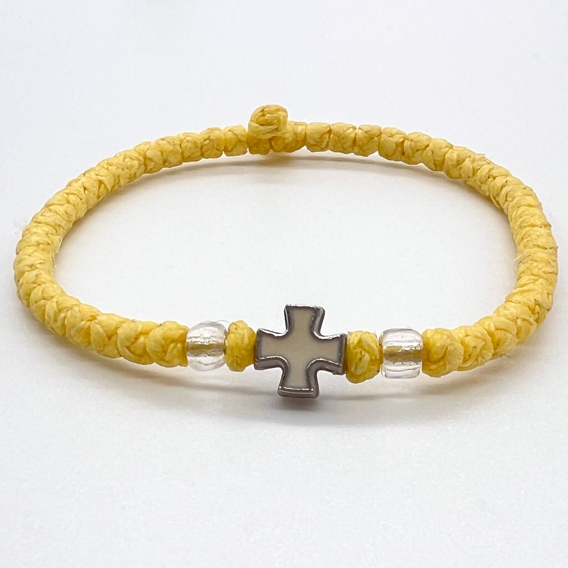 Плетеный браслет