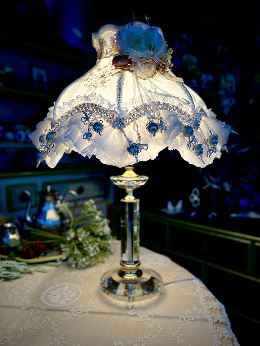 Лампа настольная Ajourele A-1016-1-WHITE/F-310-GlassGold-LEG, винтажная, E27, 40 Вт