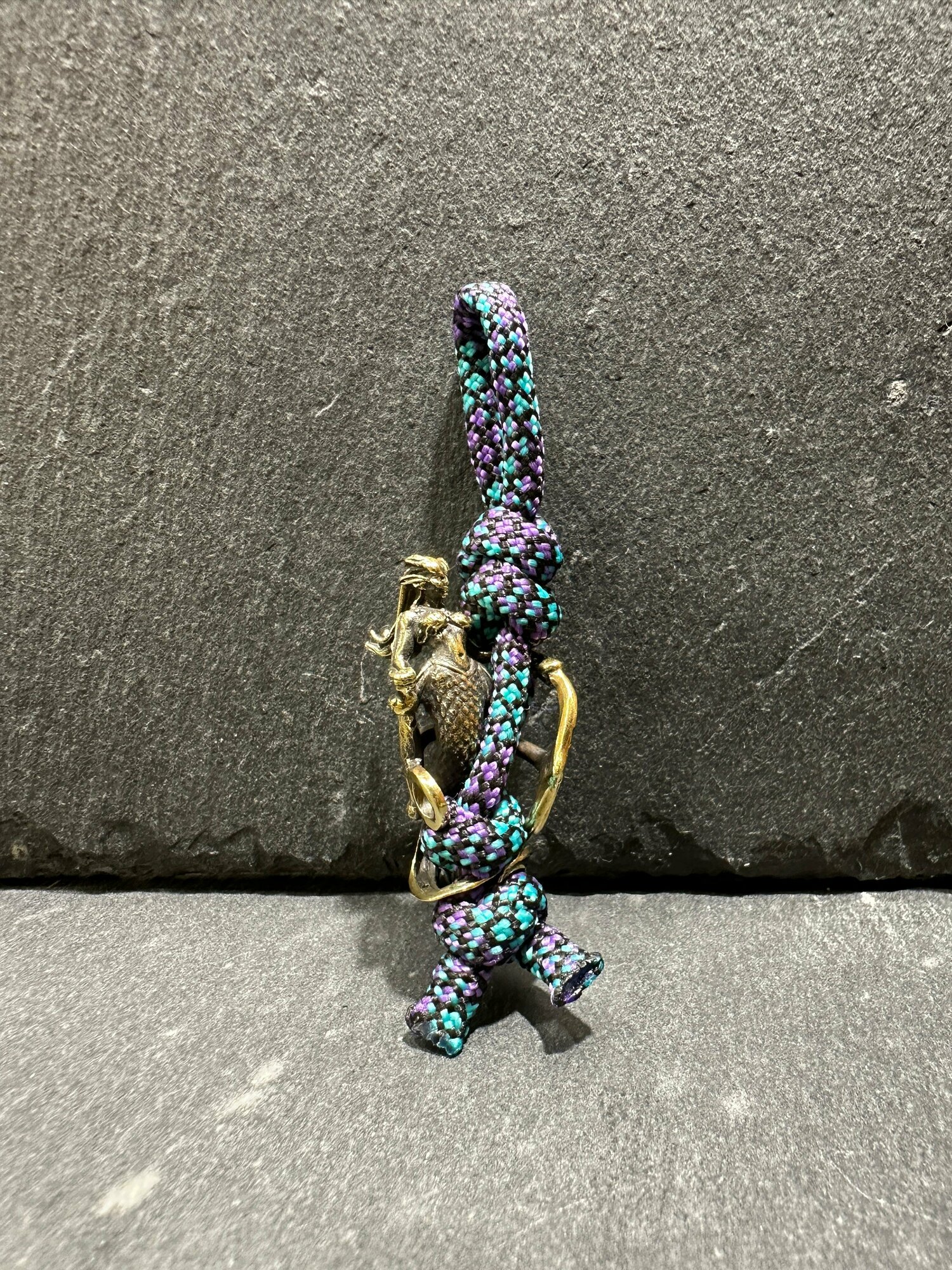 Темляк с латунной бусиной Сирена