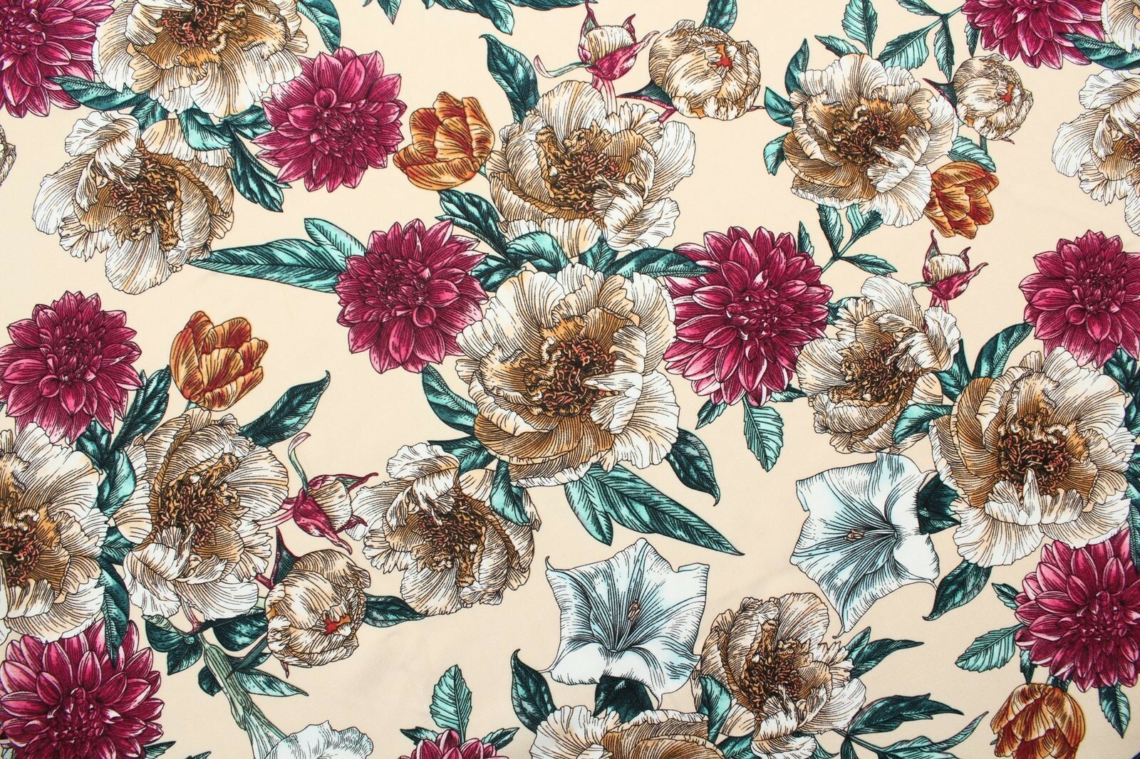 Ткань Вискоза плательная цветы на кремовом фоне, ш142см, 0,5 м