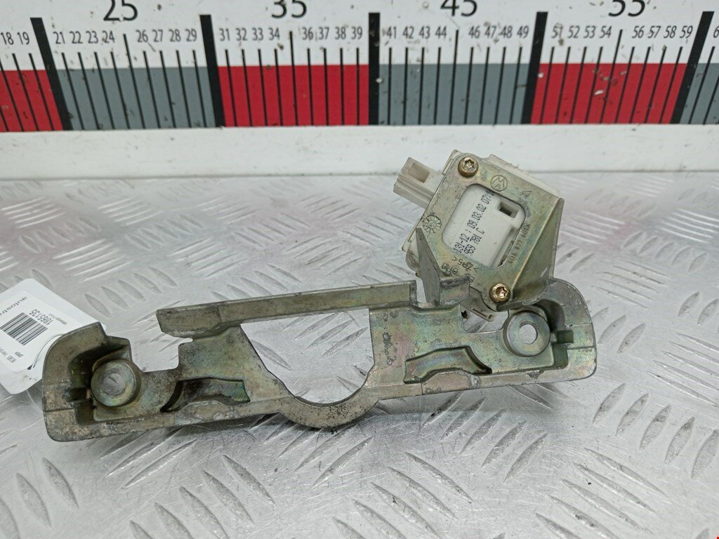 Сервопривод (электропривод моторчик привода) замка крышки багажника Volkswagen Polo 4 3B5959781C арт. 1865135