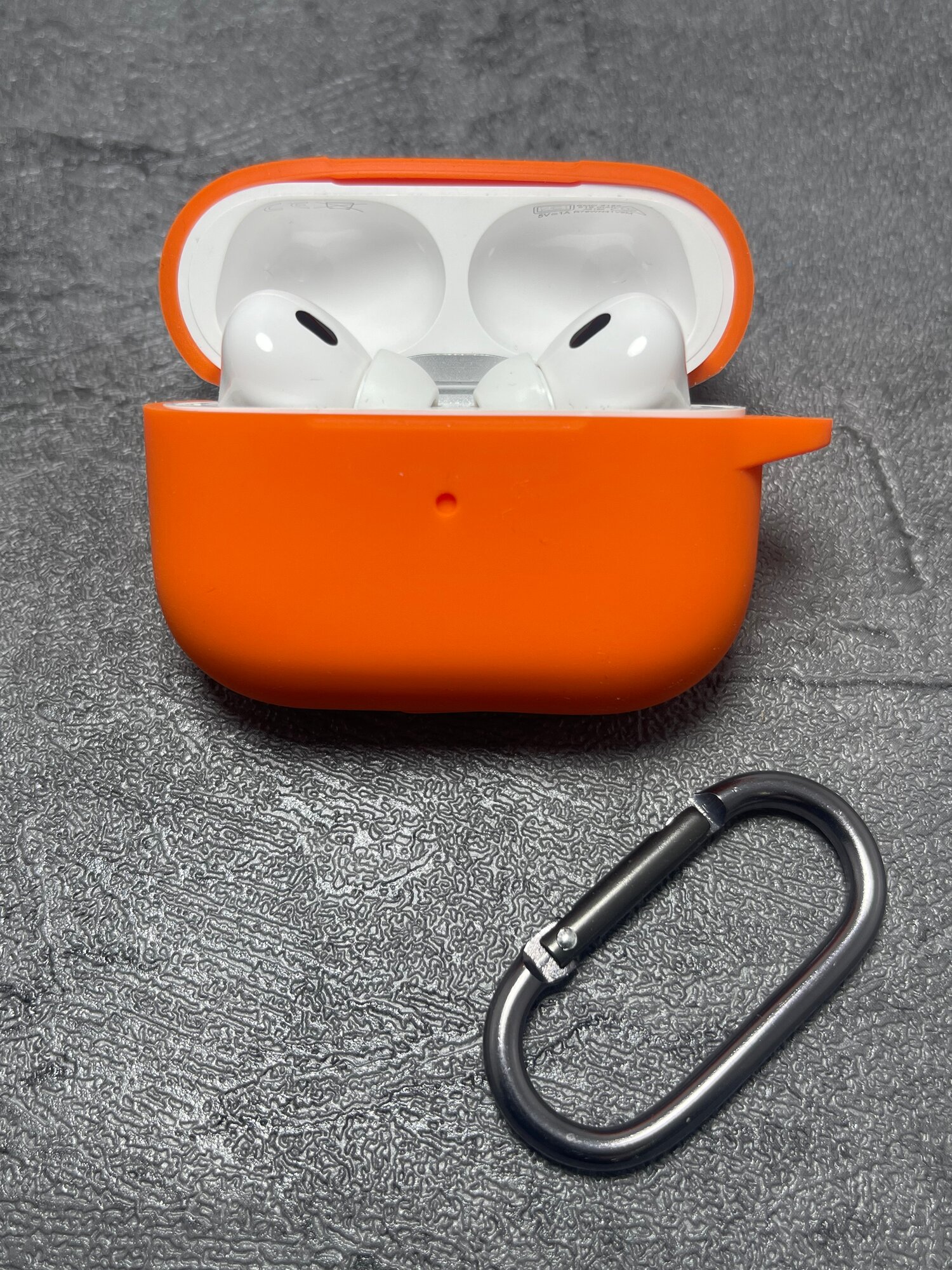 Ультратонкий чехол для Apple AirPods Pro 2 , силиконовый кейс с карабином для беспроводных наушников Эпл Аирподс Про 2 из гибкого силикона