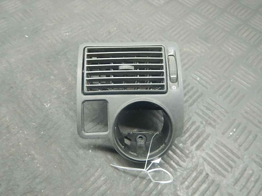 Дефлектор обдува салона Volkswagen Golf 4 1J1819703C арт. 356333