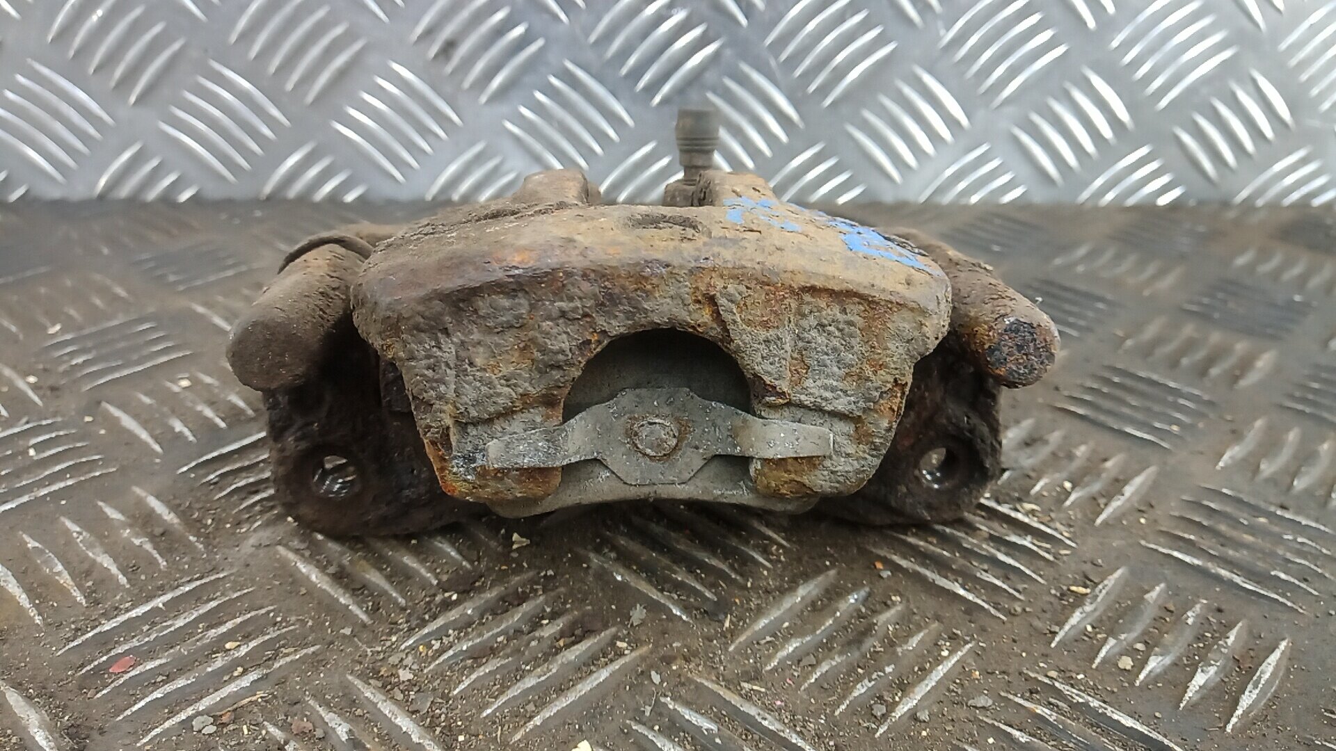 Суппорт тормозной задний правый MITSUBISHI LANCER 10, Номер 4605A478