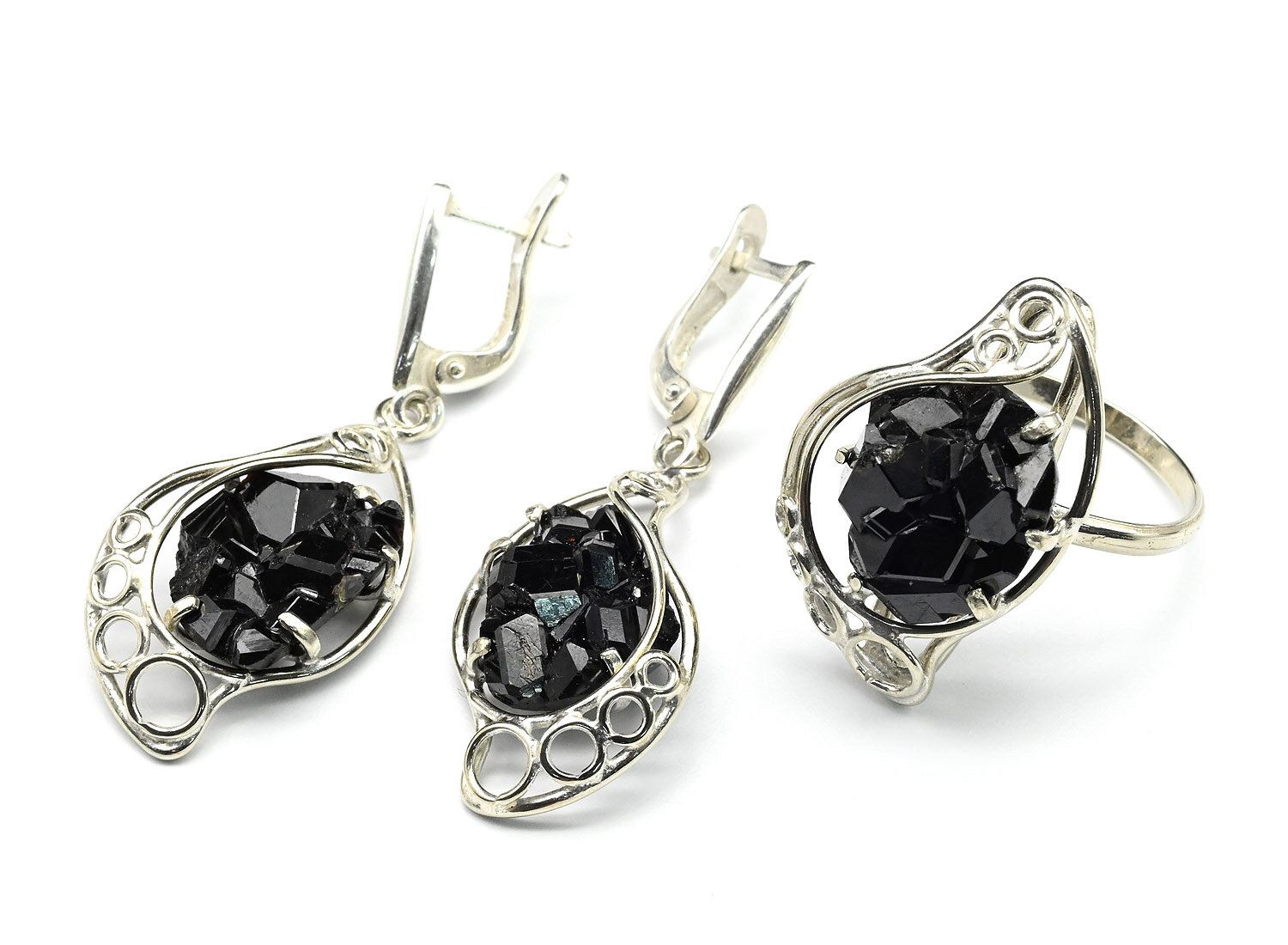 Комплект бижутерии: серьги, кольцо, гранат