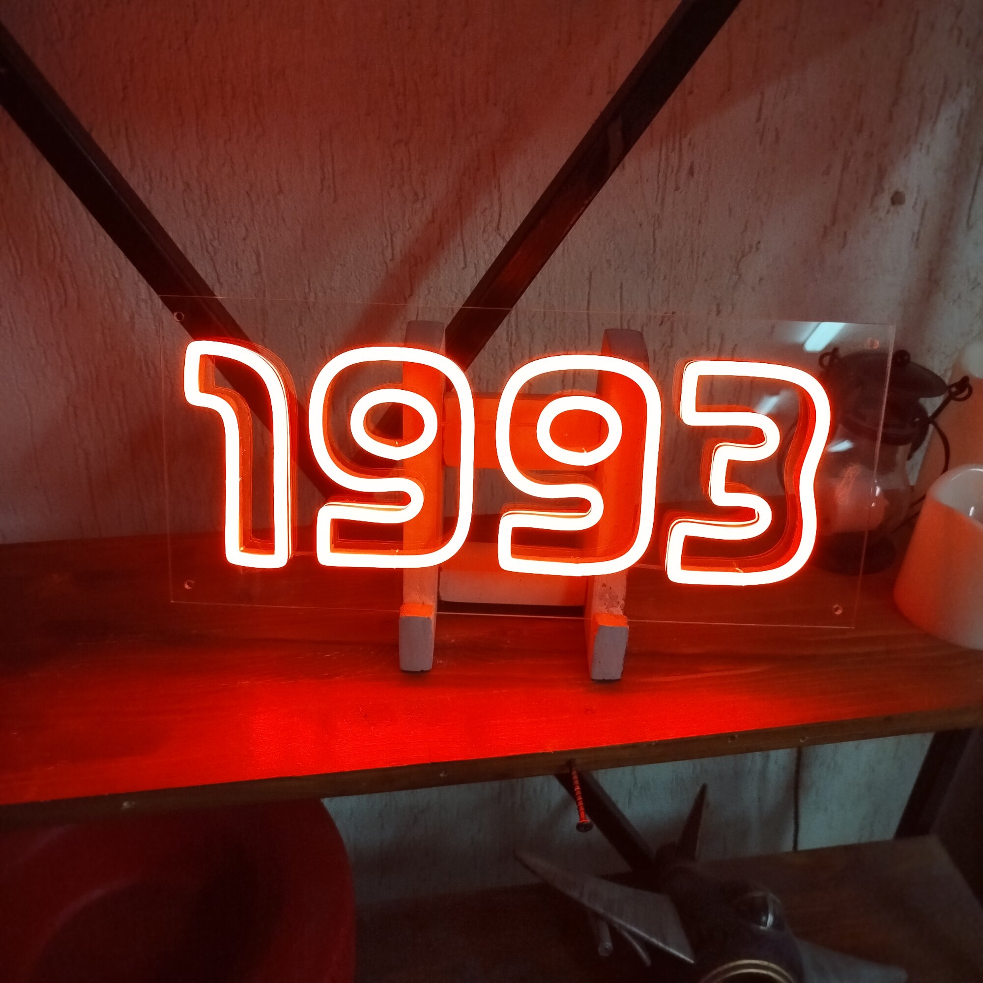 Неоновая табличка Elmarto 1993, 35x15 см, желтая