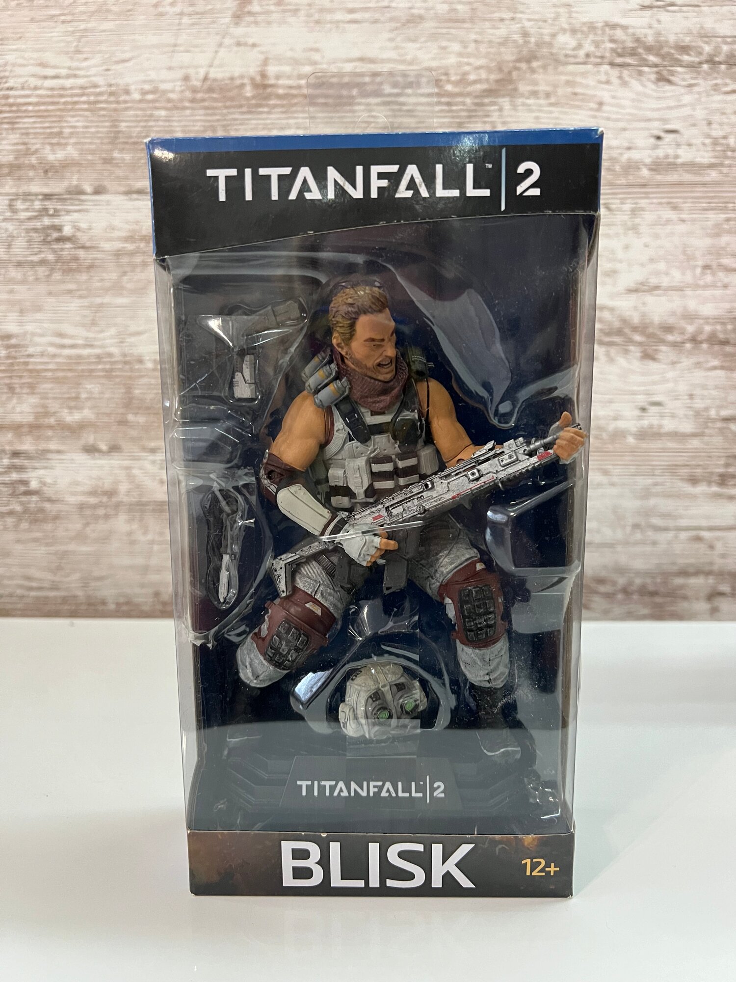 Фигурка Кубен Блиск из Titanfall Blisk