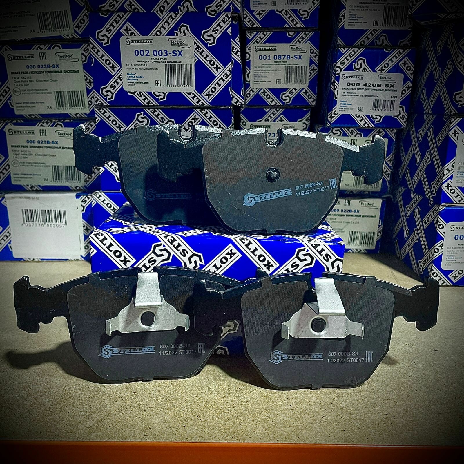 Передние Колодки BMW 5 E39 3.0-4.0 / 3.0D 1996-2004 / БМВ Е39 - 34112229031, GDB1261